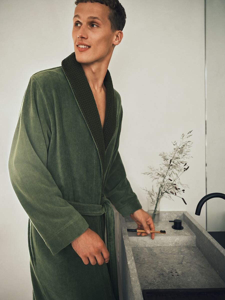 Hugo Boss Men's Double B Cypress Robe by Yves Delorme – FIG LINENS AND HOME